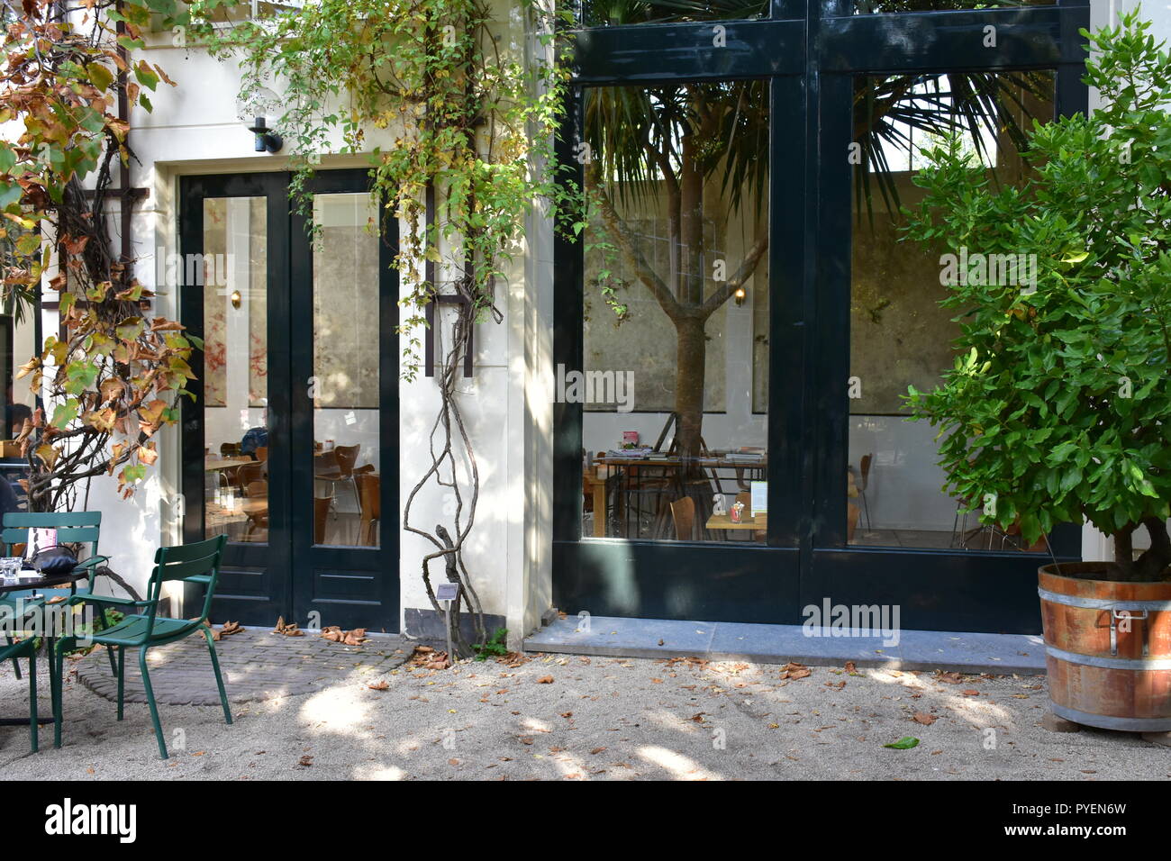 Jardin du restaurant Banque de photographies et d’images à haute ...