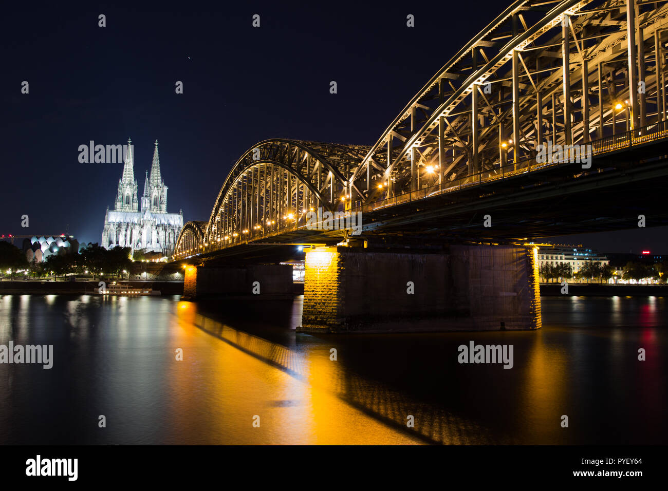 Vieille Ville De Cologne Banque d'image et photos - Alamy