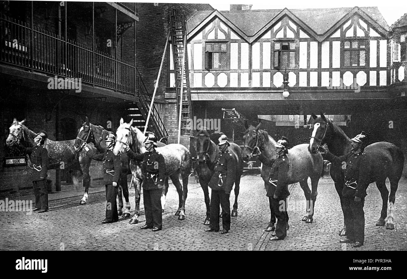 Pompiers Du Début Des Années 1900 Banque d'image et photos - Alamy