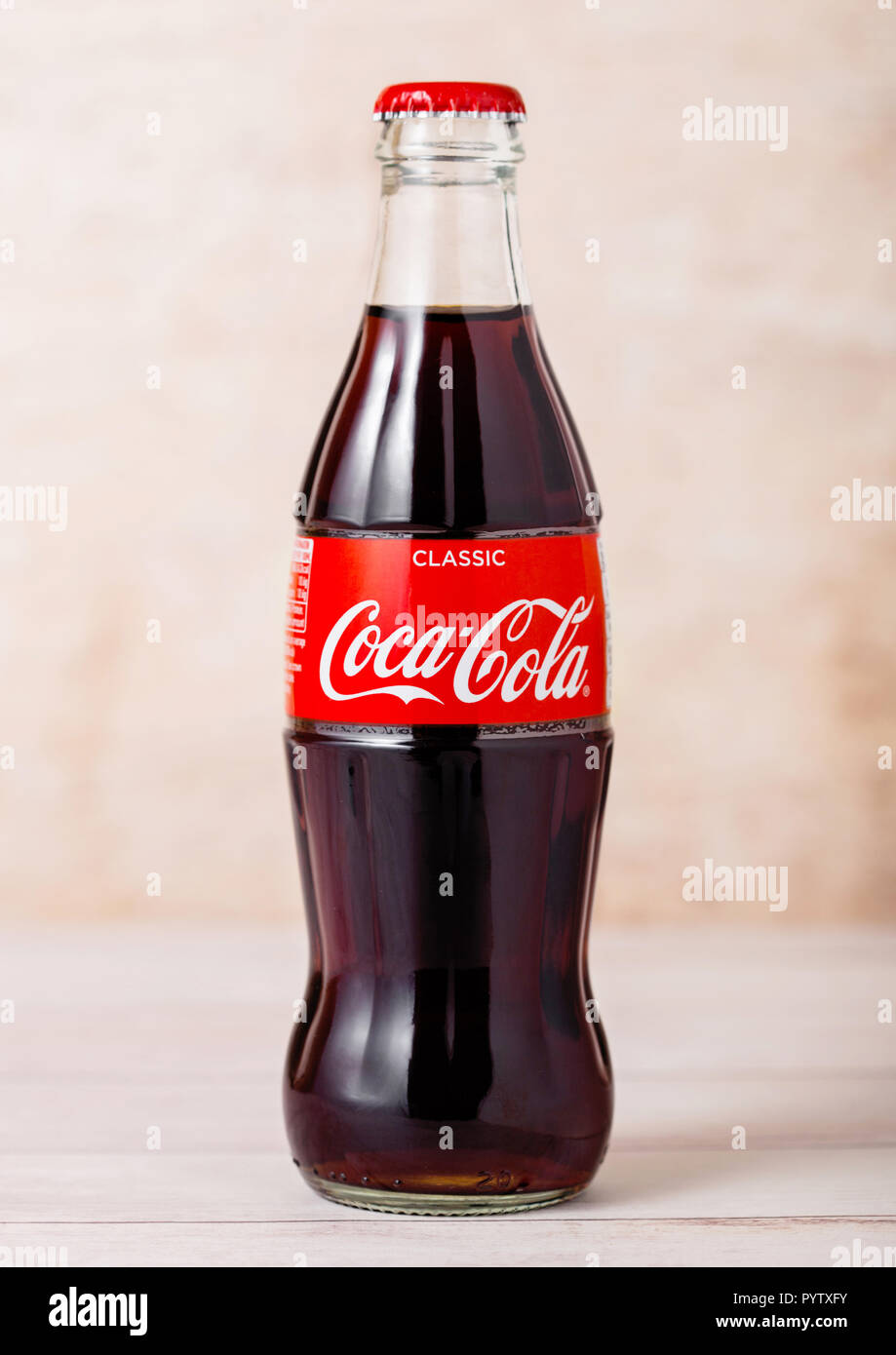 Bouteille en verre coca cola Banque de photographies et d’images à ...