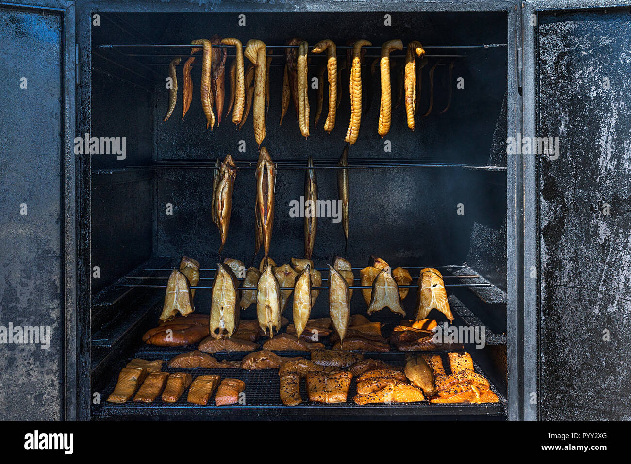 Poisson fumé Banque de photographies et d’images à haute résolution - Alamy