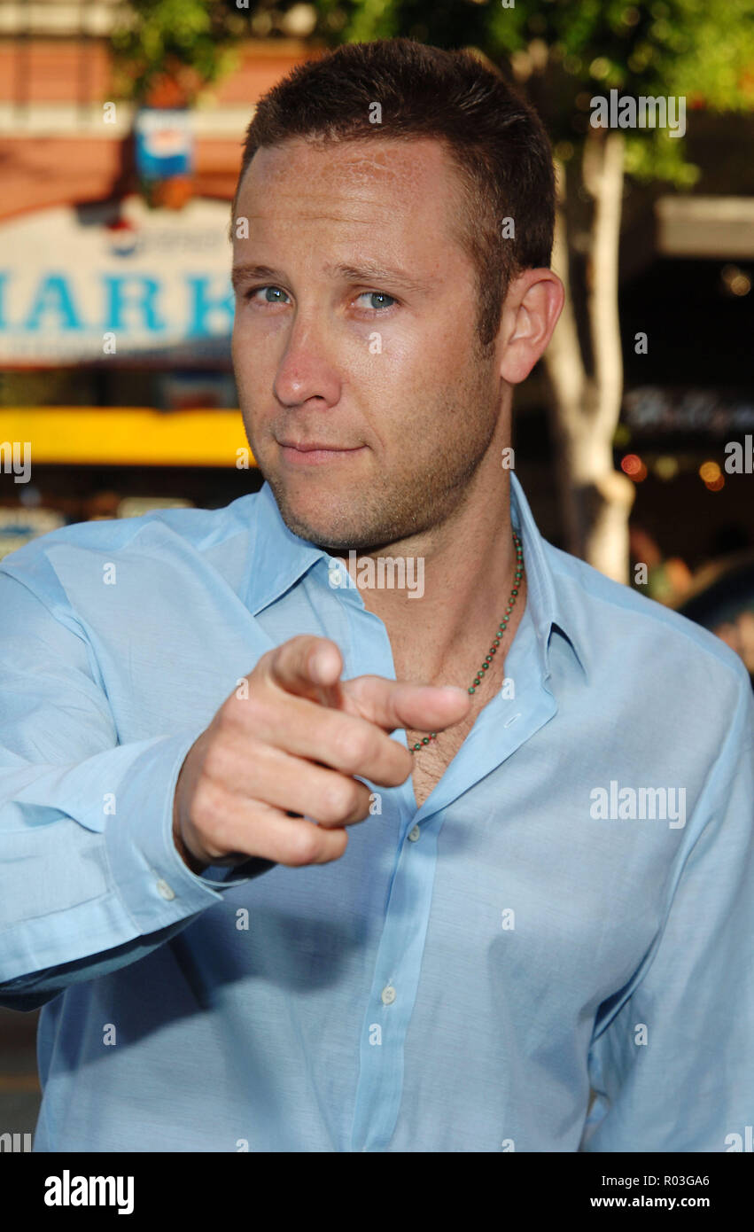 Michael Rosenbaum arrivant à la Batman commence première au Chinese ...
