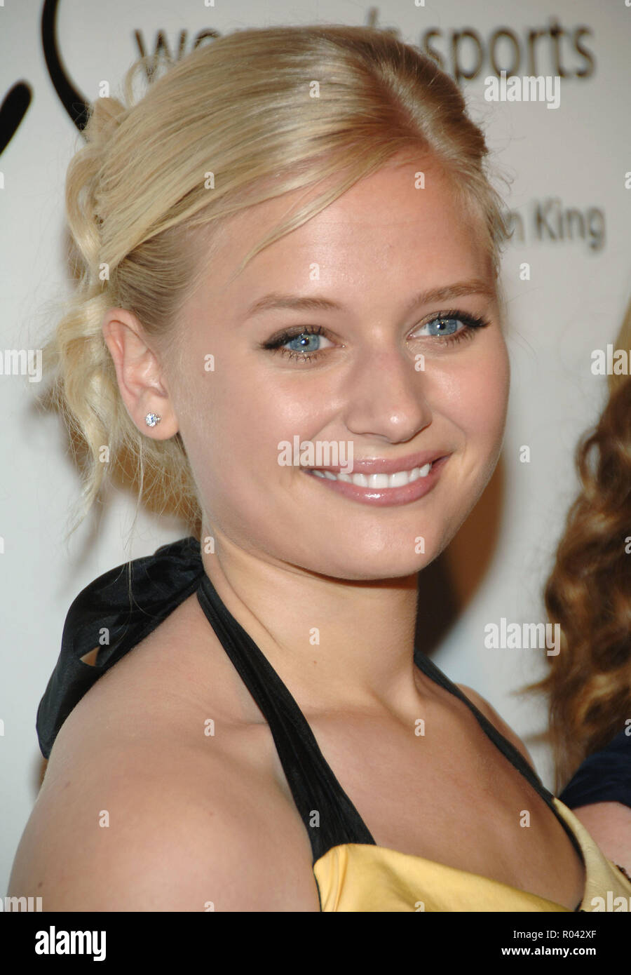 Carly Schroeder arrivant à la bouc Awards, les femmes dans les sports à ...