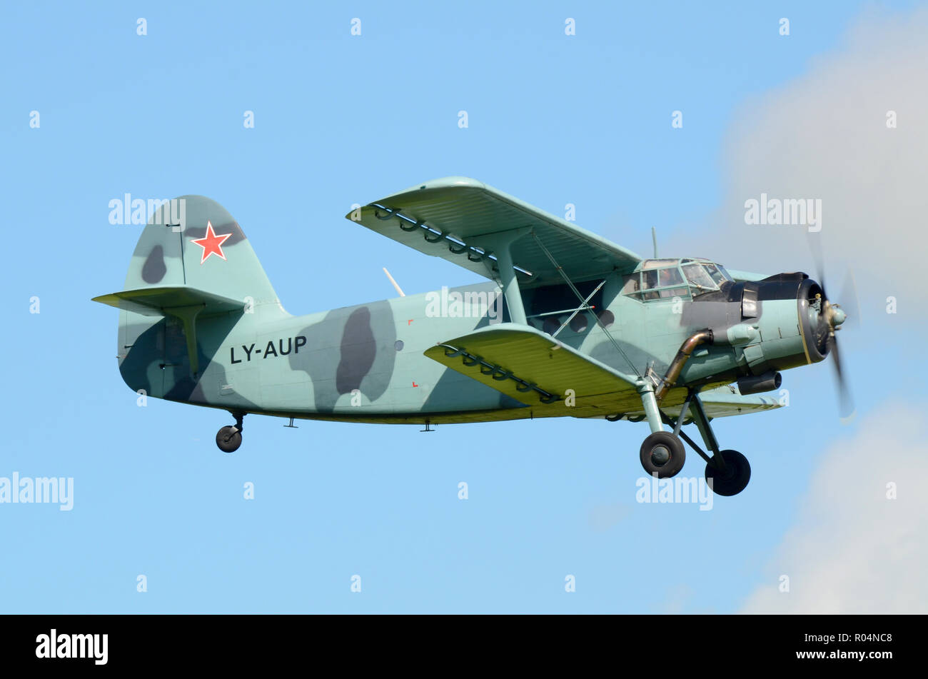 Antonov an 2 russian transport aircraft Banque de photographies et d ...