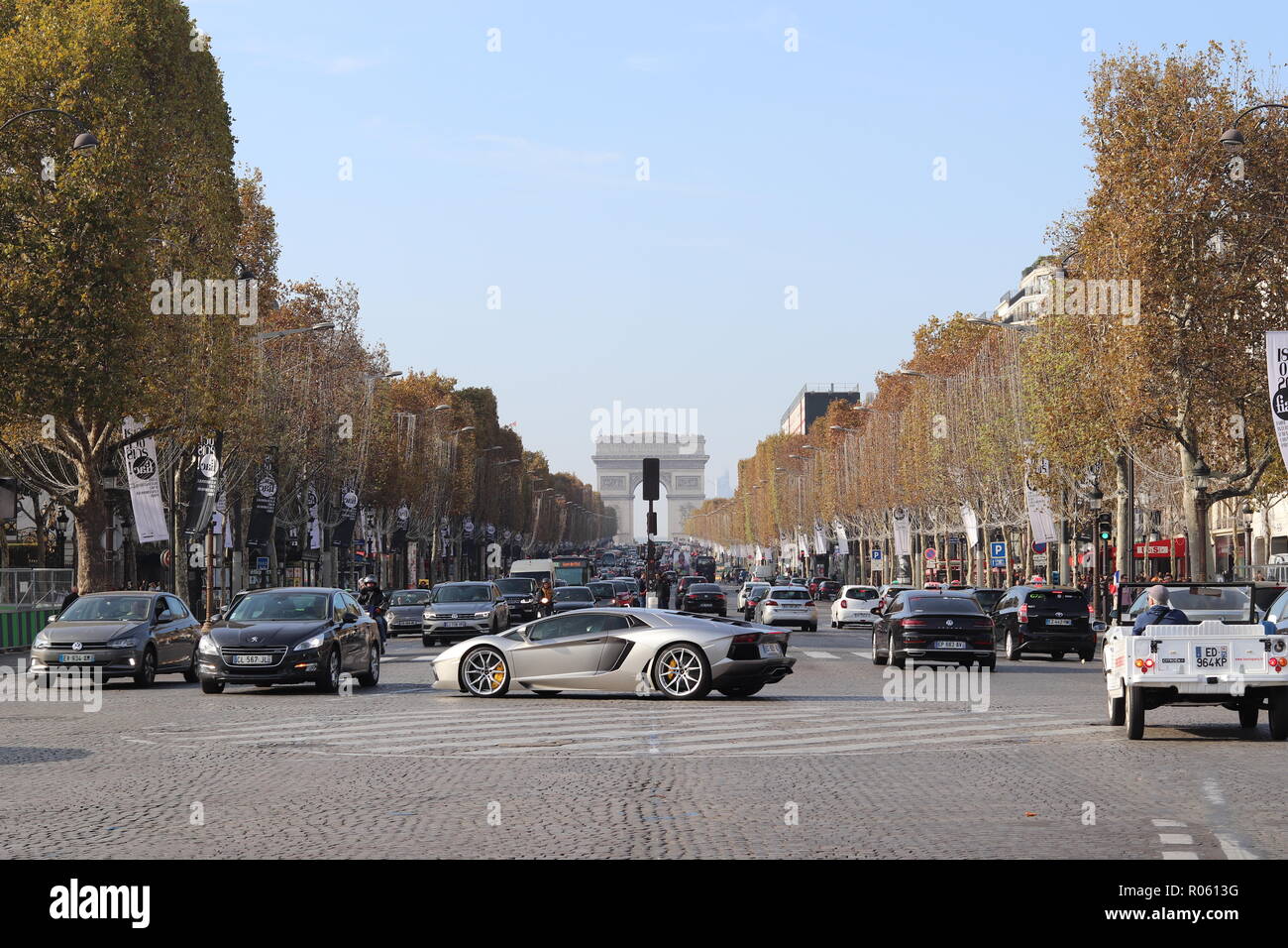Avenue des champs elysee Banque de photographies et d’images à haute ...
