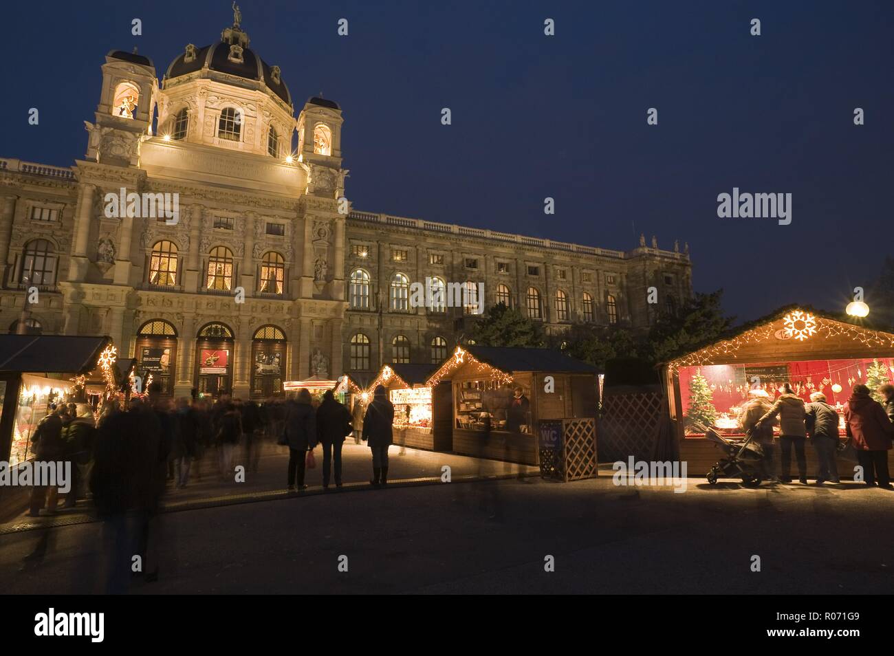 Wien, Weihnachtsmarkt Maria-Theresien-Platz - Vienne, Marché de Noël à ...