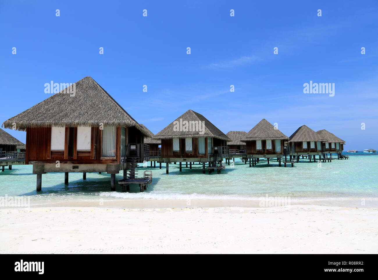 Bungalows sur pilotis Photo Stock - Alamy