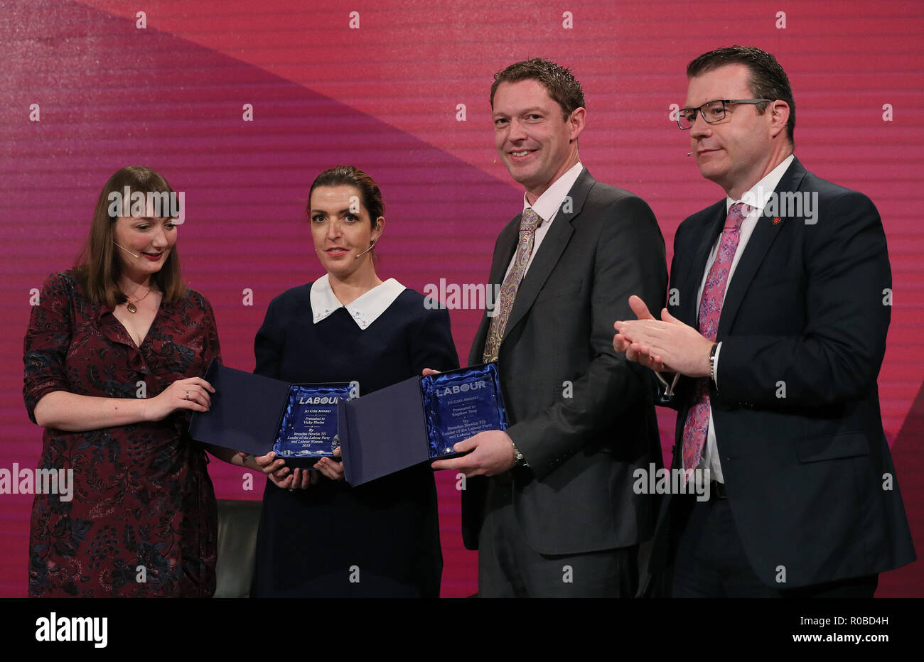 Travail femmes sinead ahern Banque de photographies et d’images à haute ...