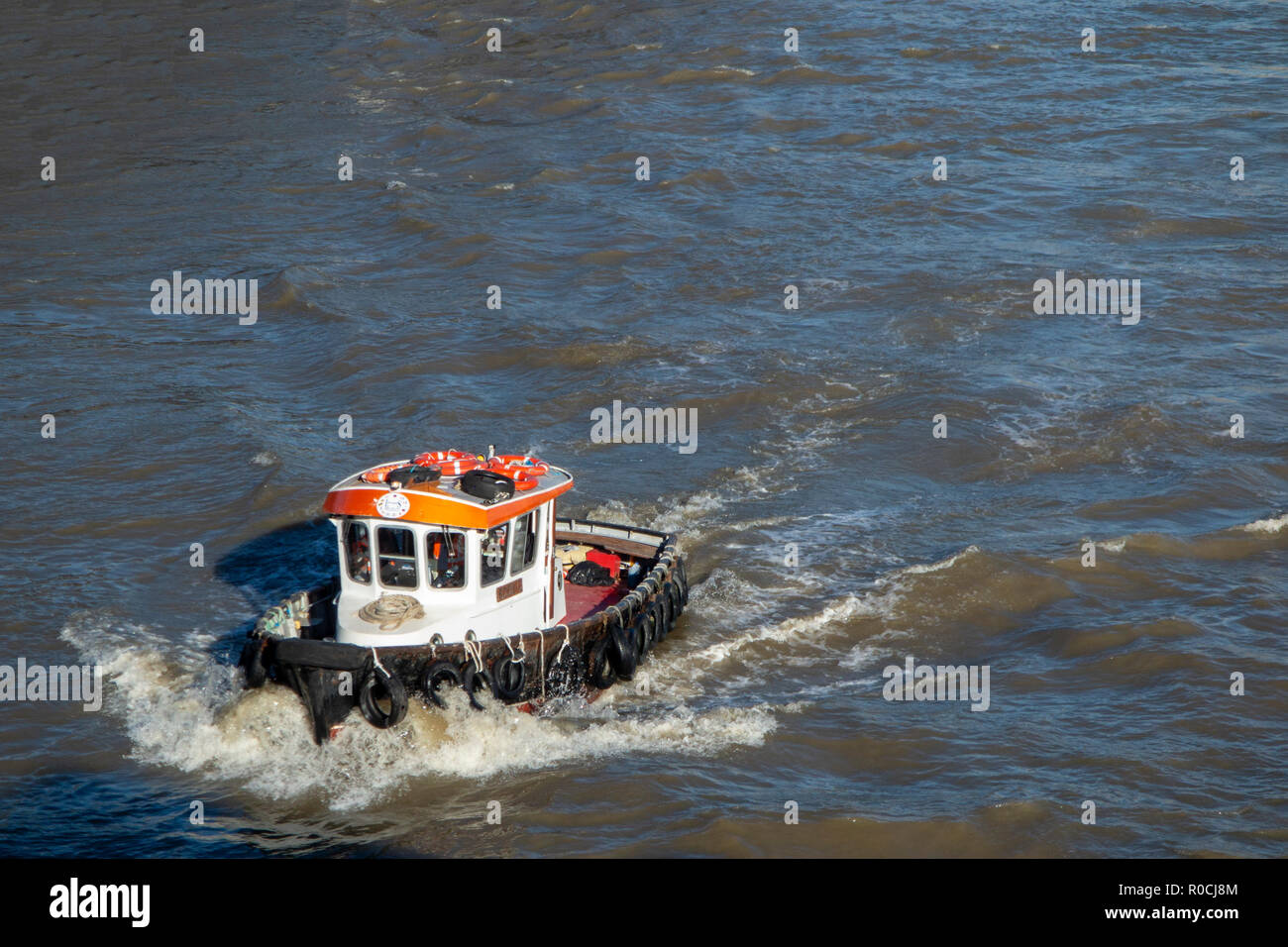 Remorqueurs au travail Banque de photographies et d’images à haute ...