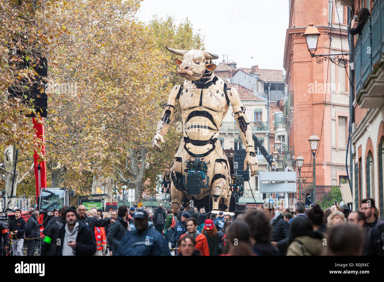 'La Machine', les machines mécaniques géantes effectuer dans une énorme ...