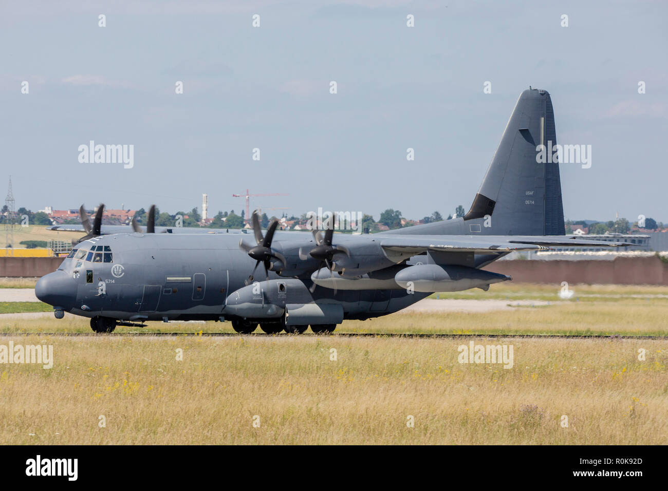 Lockheed mc 130j hercules Banque de photographies et d’images à haute ...