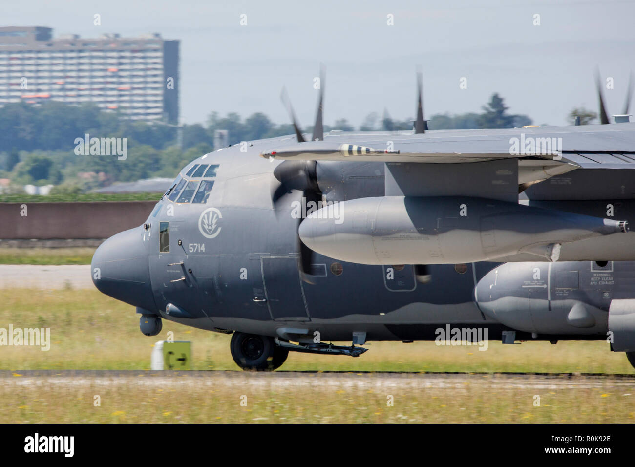 Mc 130 hercules Banque de photographies et d’images à haute résolution ...