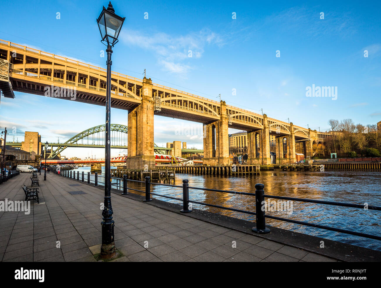 L'emblématique des ponts sur la rivière Tyne entre Newcastle et ...