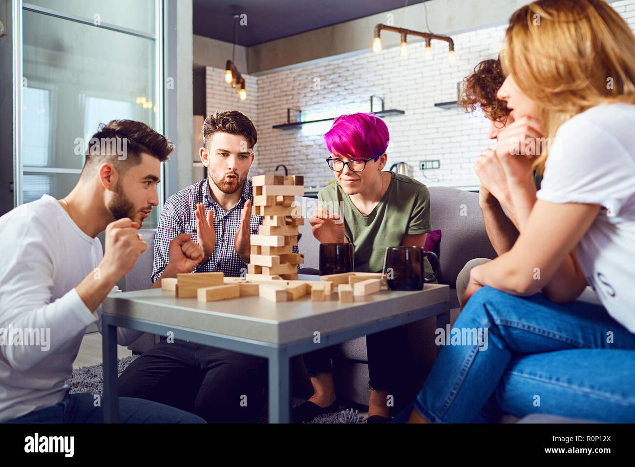 Jouer avec des amis Banque de photographies et d’images à haute ...