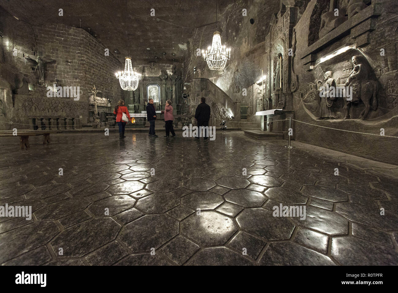 L'église souterraine de Saint Kinga dans des mines de sel de Wieliczka ...