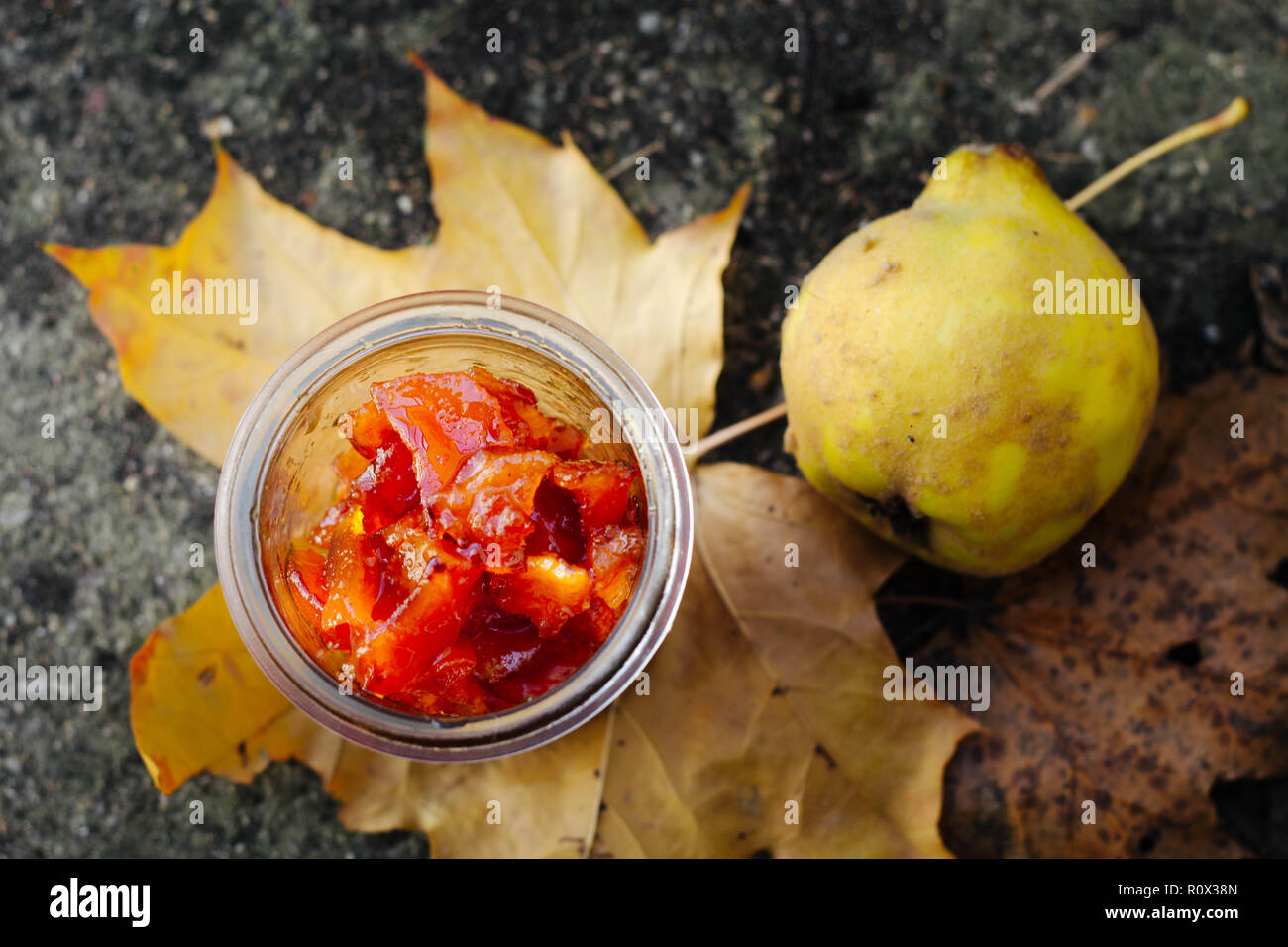 Fruit de coing Banque de photographies et d’images à haute résolution ...