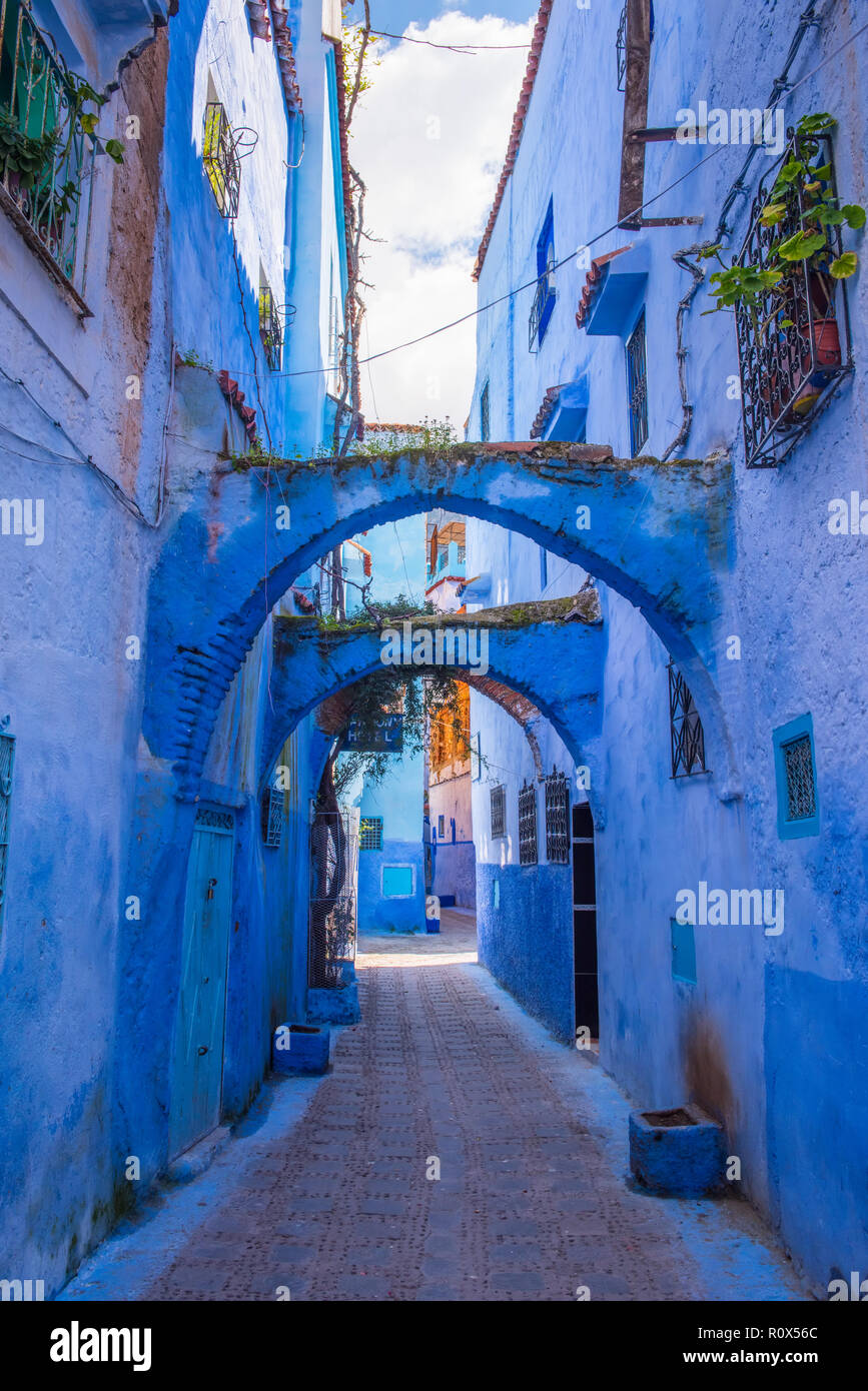 Incroyable vue sur la rue de la ville bleue Chefchaouen Maroc, Afrique ...