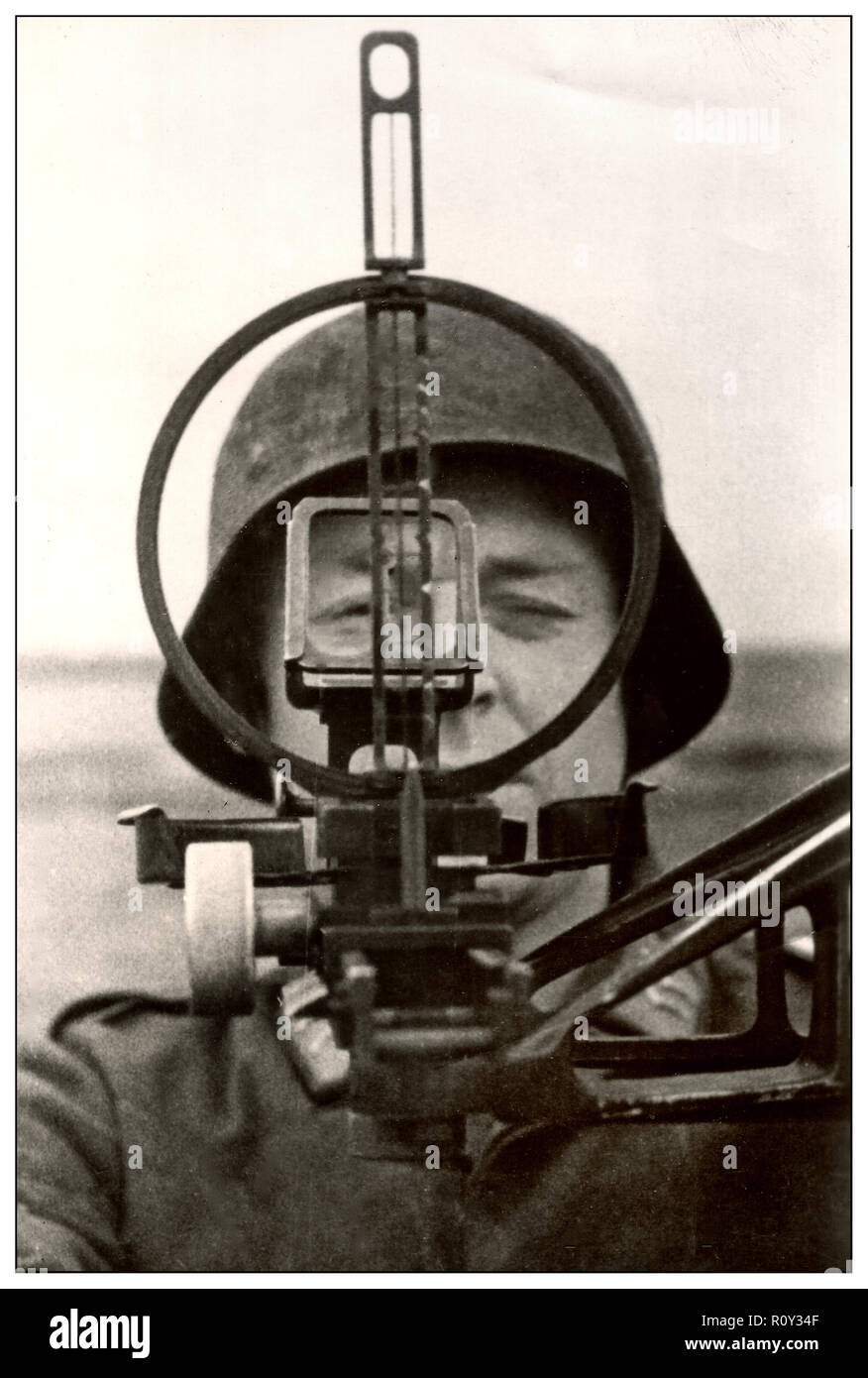 Viseur De Canon Face Au Canal La Manche Banque De Photographies Et D