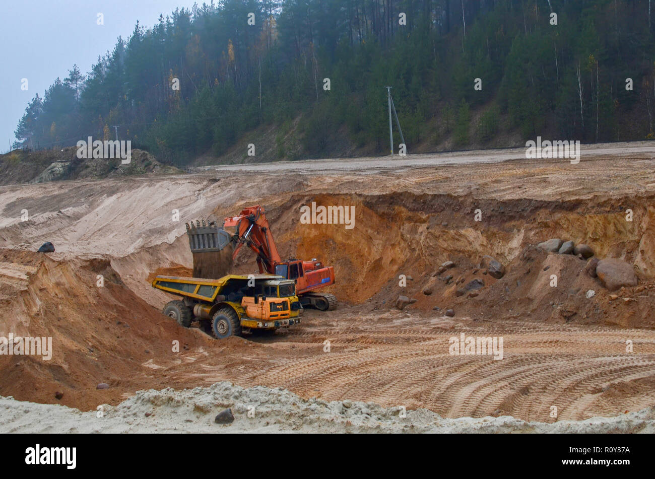 Chargement du charbon du puits de charbon Banque de photographies et d’images à haute résolution ...