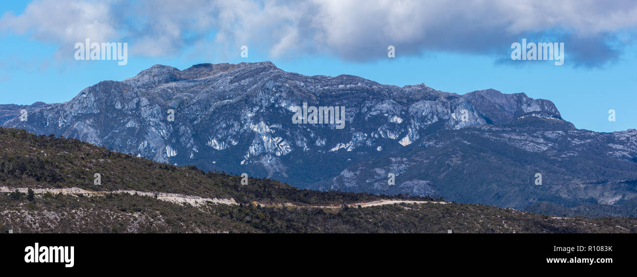 Gunung puncak trikora Banque de photographies et d’images à haute ...