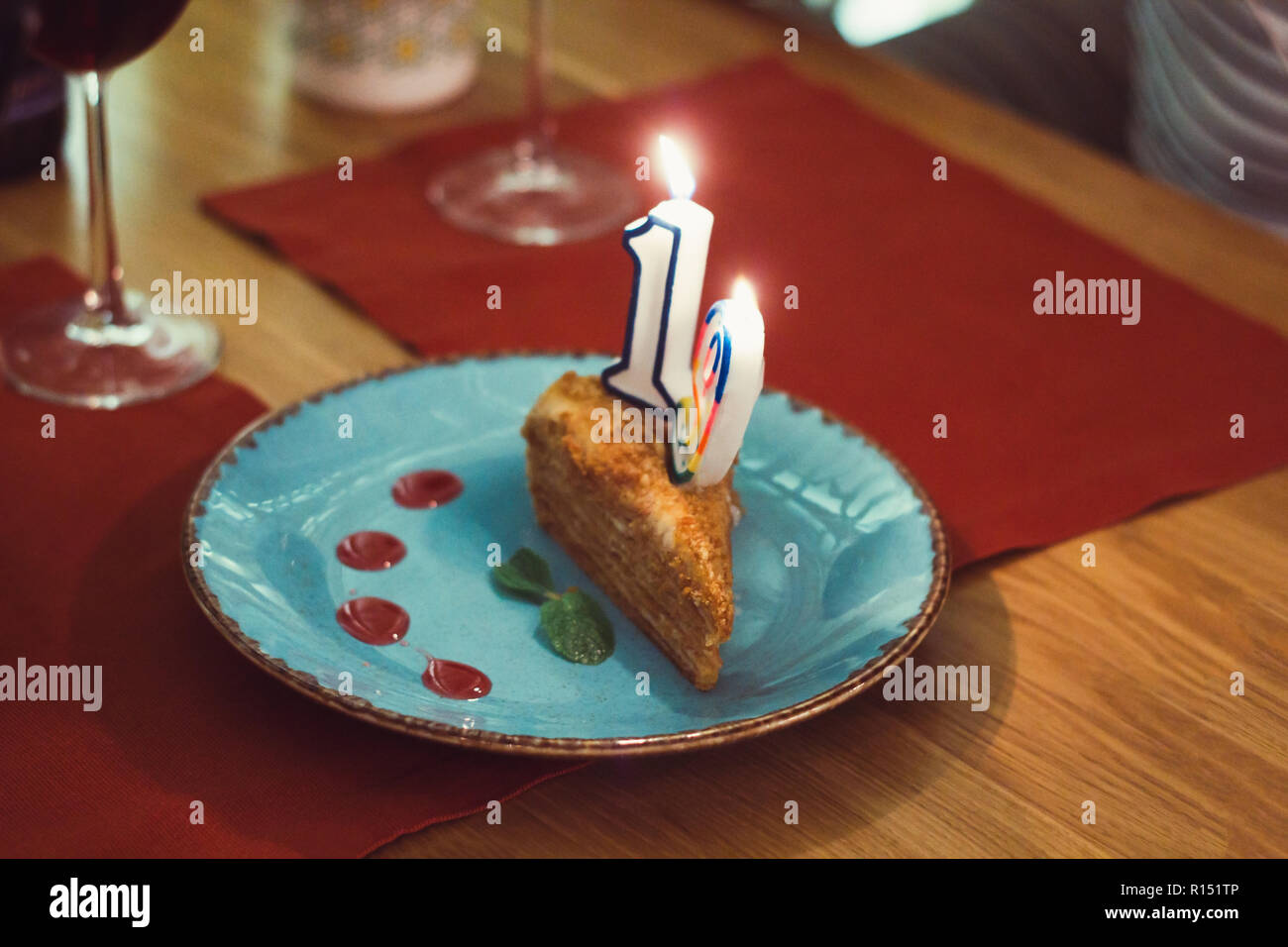 Birthday cake candles number 19 Banque de photographies et d’images à ...