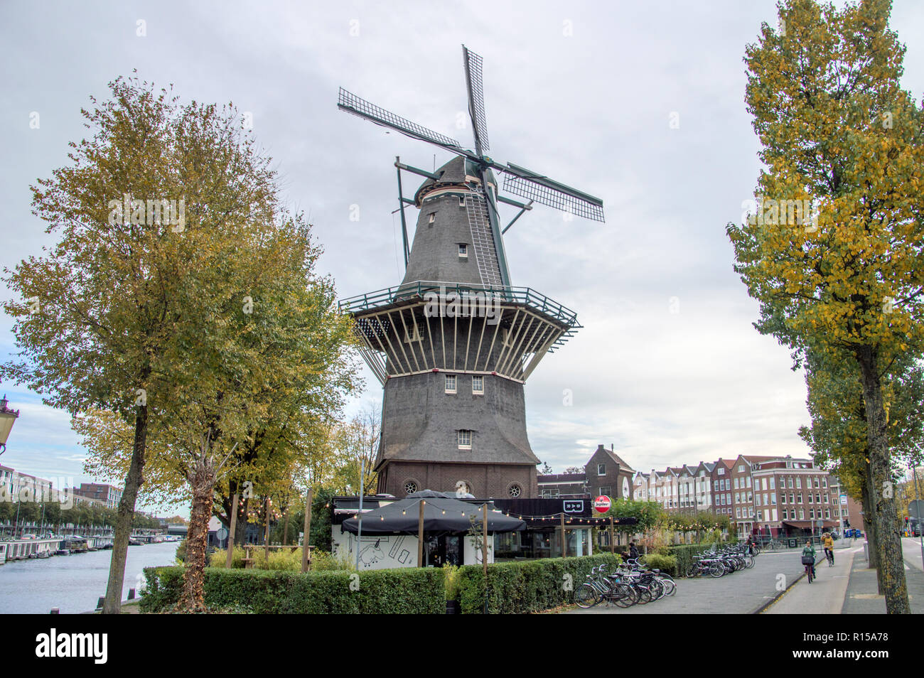 Moulin De Gooyer à Amsterdam aux Pays-Bas 2018 Photo Stock - Alamy