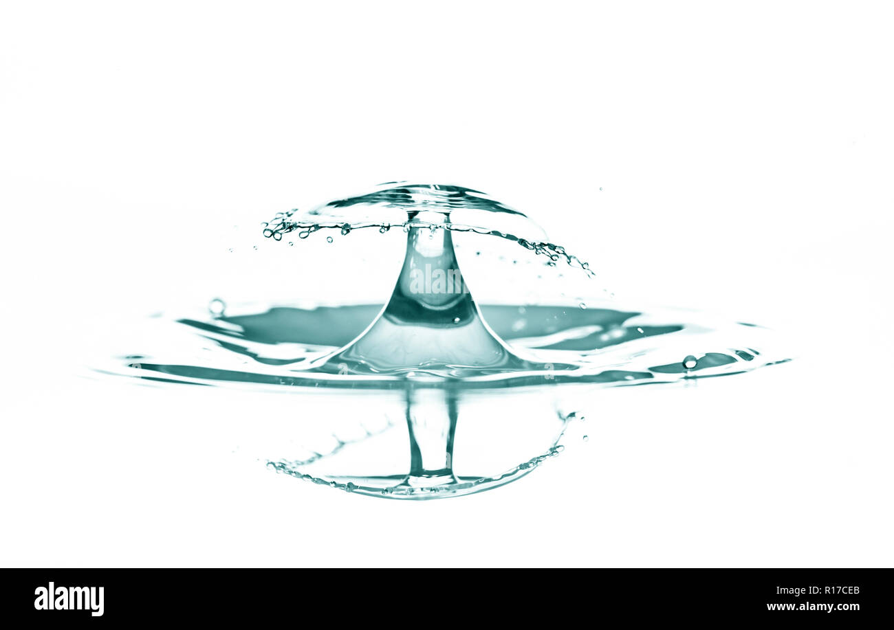 Impact de gouttelette Banque d'images détourées - Alamy