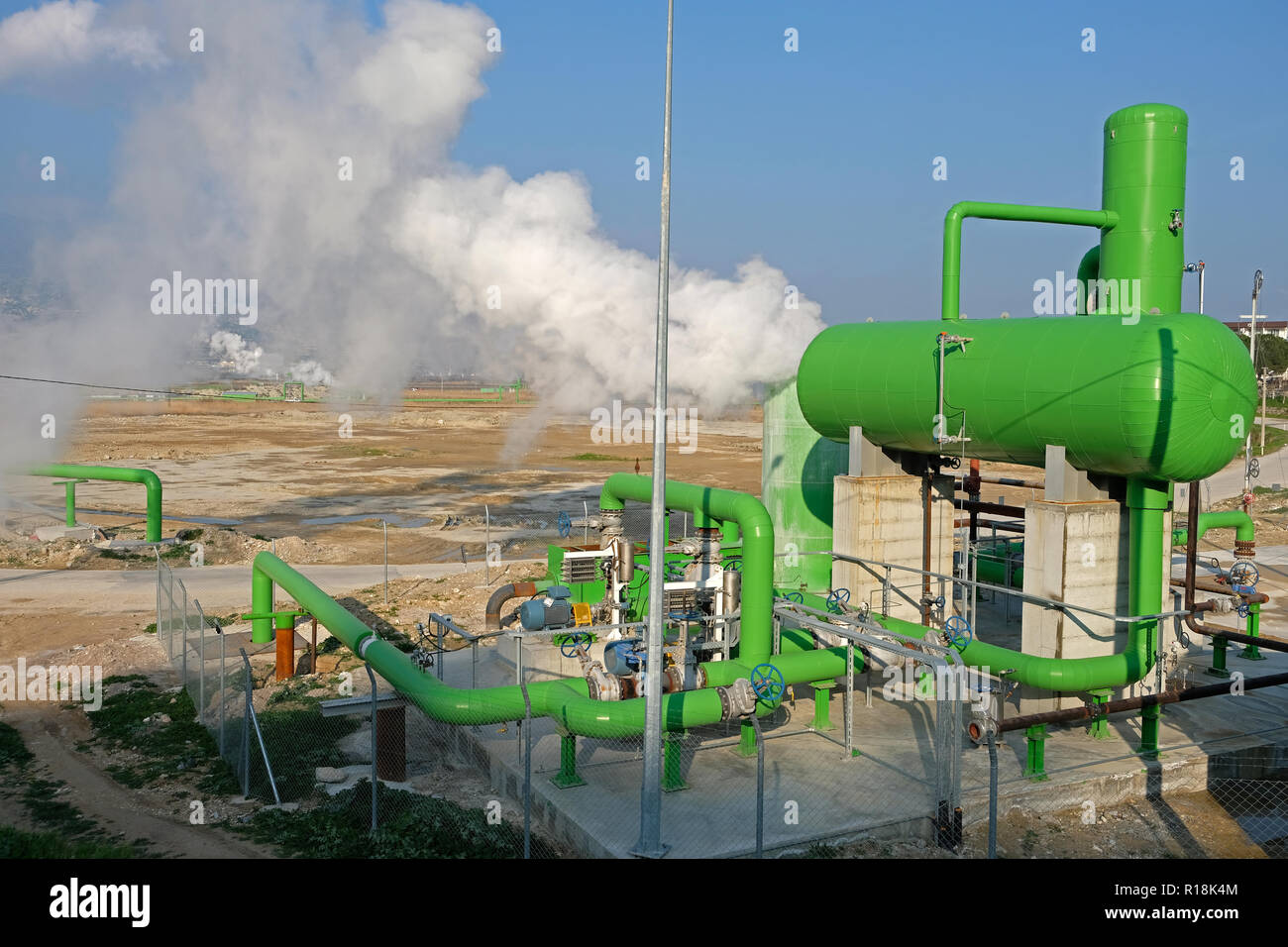 L'énergie géothermique est l'énergie thermique générée et stockée dans ...