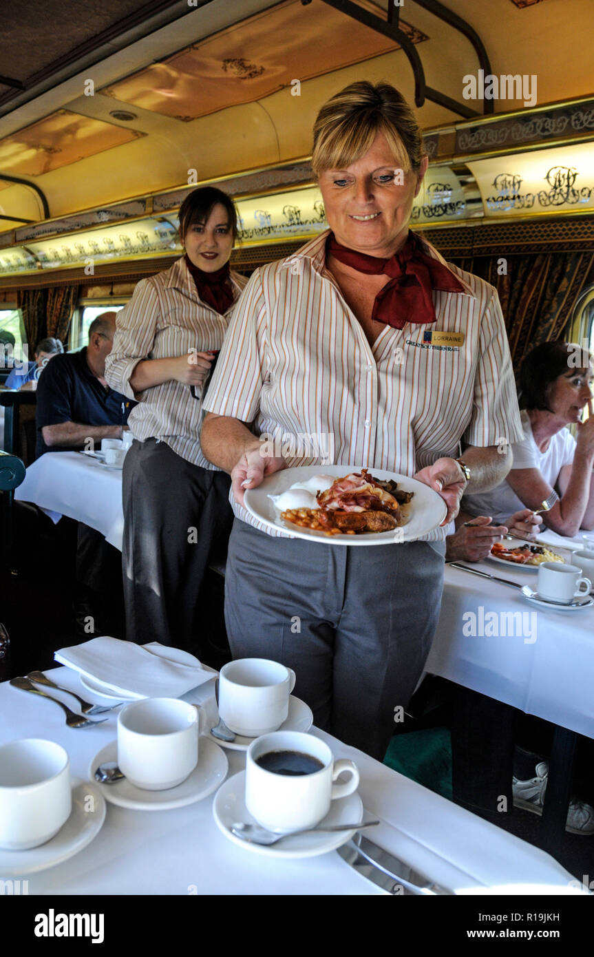 Northern rail sur le personnel du train Banque de photographies et d ...