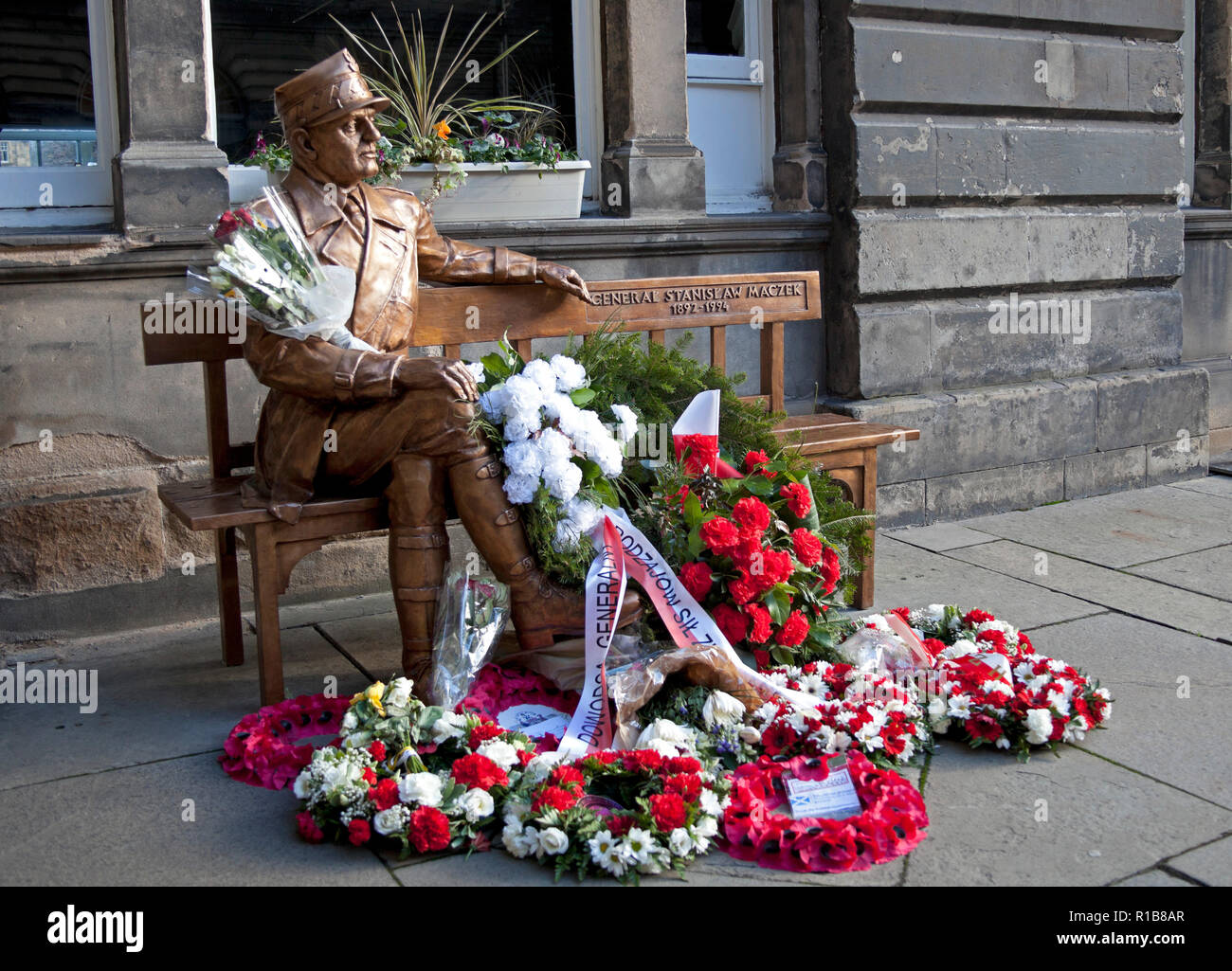 Le général Maczek statue, chef de char polonais de la Seconde Guerre ...