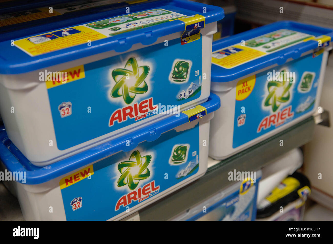 Ariel laundry detergent Banque de photographies et d’images à haute ...
