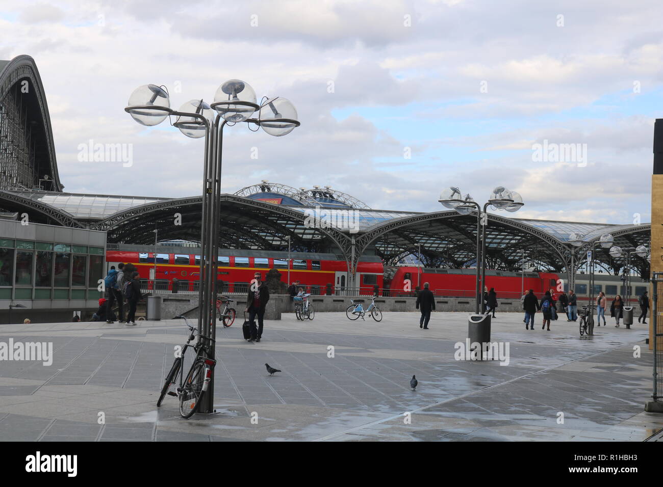 Koln hauptbahnhof Banque de photographies et d’images à haute résolution - Alamy