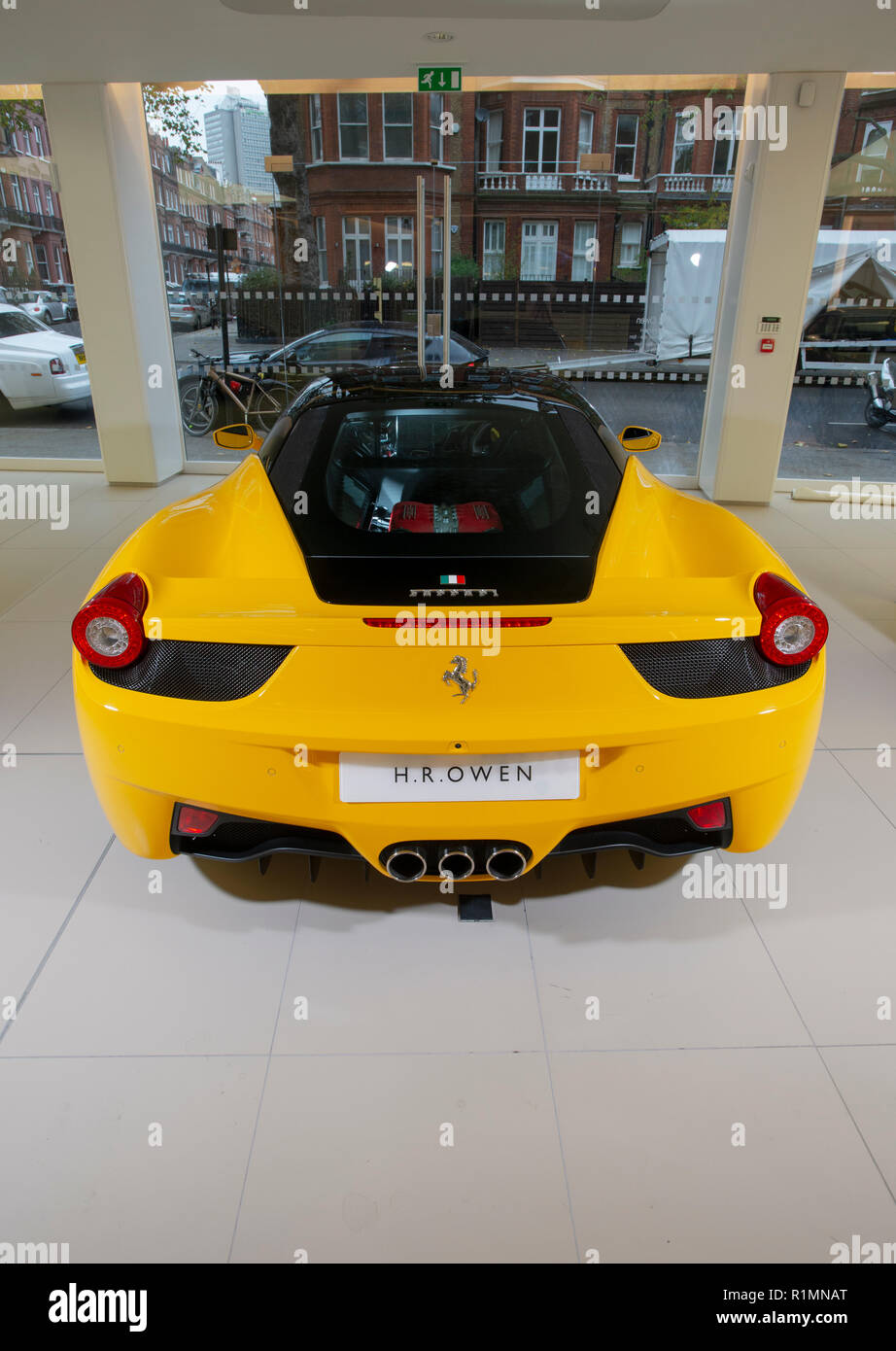 Concessionnaire ferrari Banque de photographies et d’images à haute ...