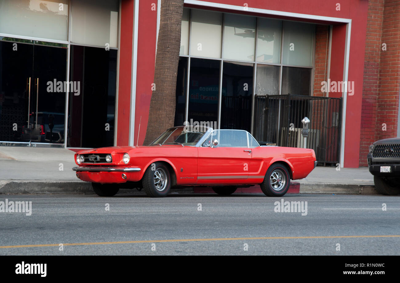 Ford mustang convertible car Banque de photographies et d’images à ...