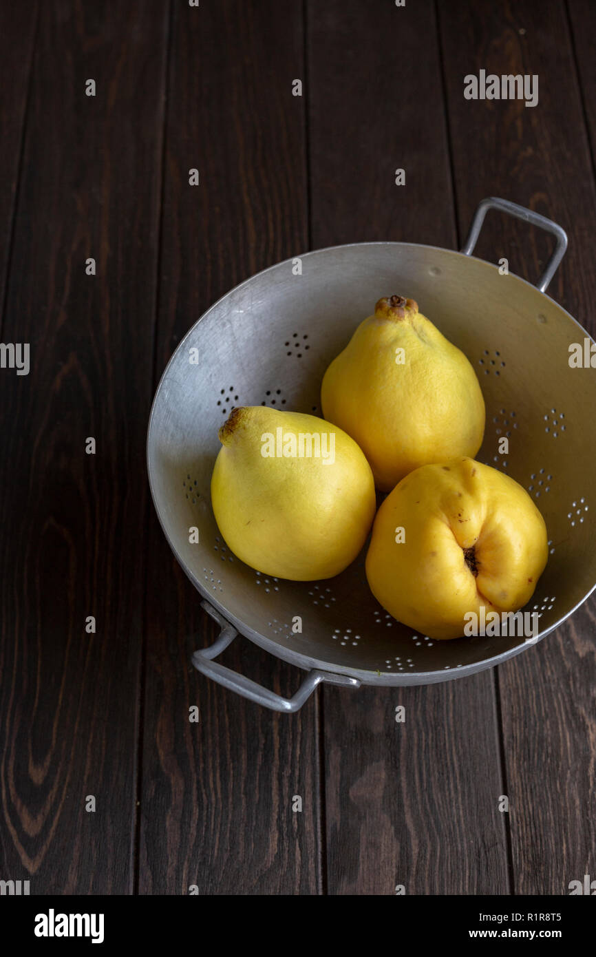 Coing fruit fruits Banque de photographies et d’images à haute ...