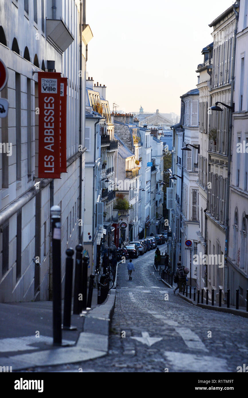 Rue de Paris - rue Germain Pilon - Montmartre - Paris - France Photo ...