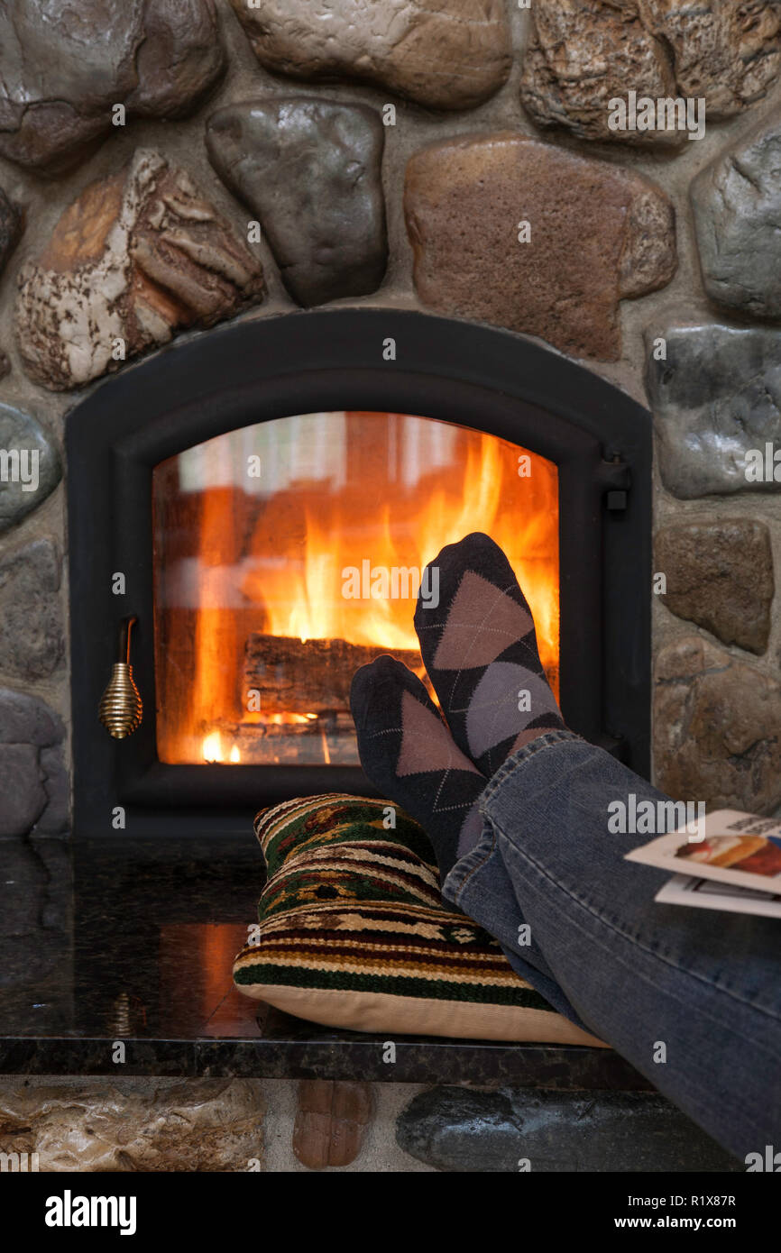 Seated with crossed legs Banque de photographies et d’images à haute ...