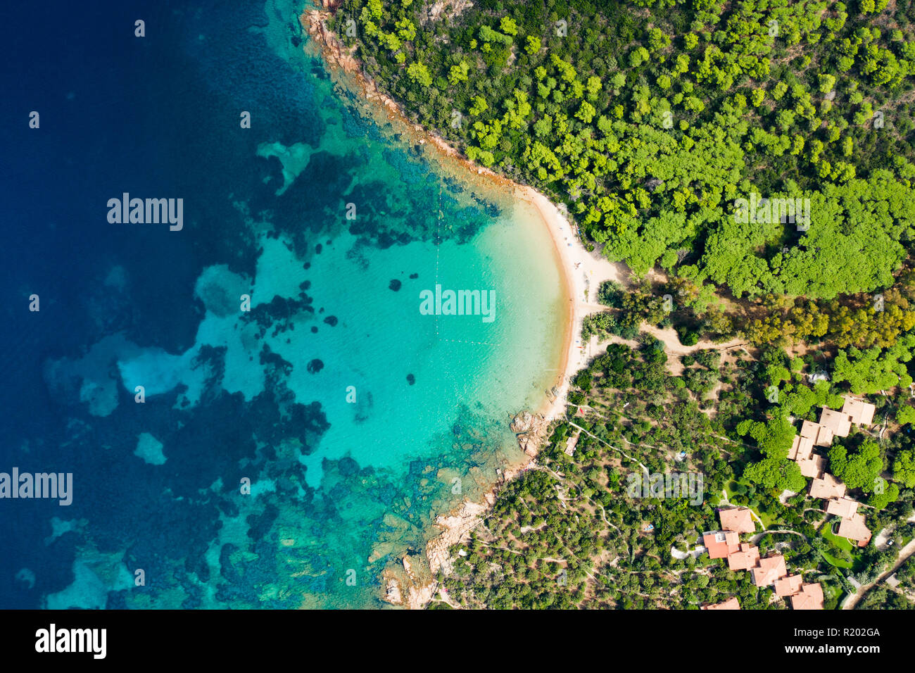 Belle Mer Sur La Sardaigne Banque d'image et photos - Alamy