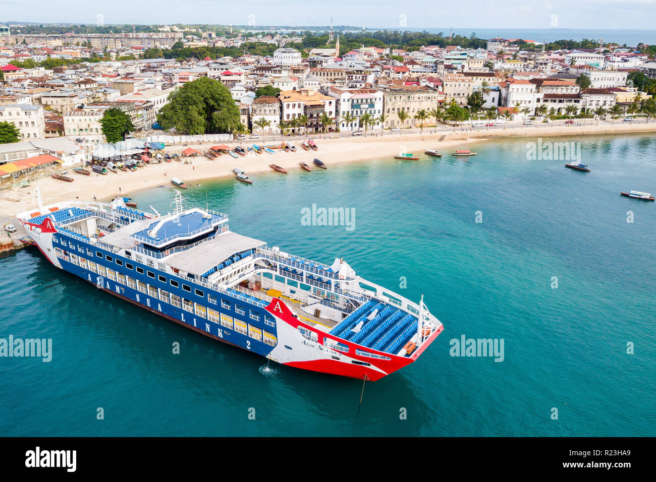 Navire roulier à passagers/Mer Azam Lien 2. Nouveau traversier à Pemba ...