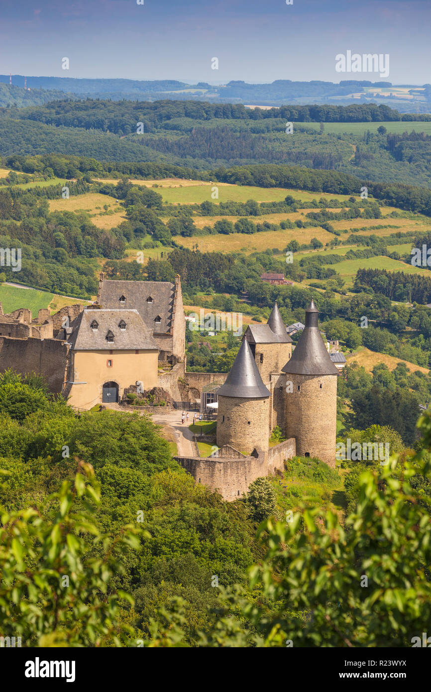 Chateau de bourscheid castle Banque de photographies et d’images à ...