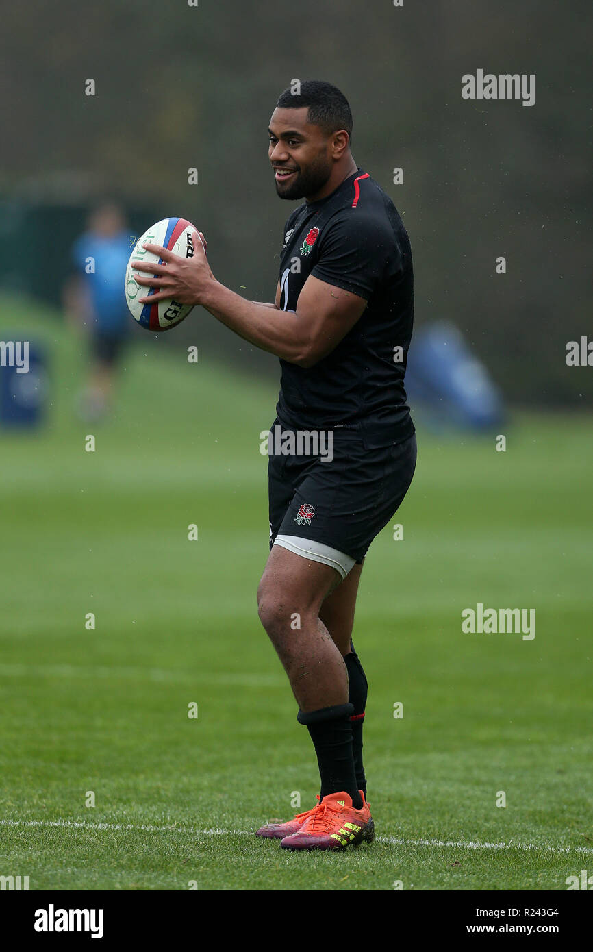 Joe l'Angleterre Cokanasiga durant la session de formation à Pennyhill ...