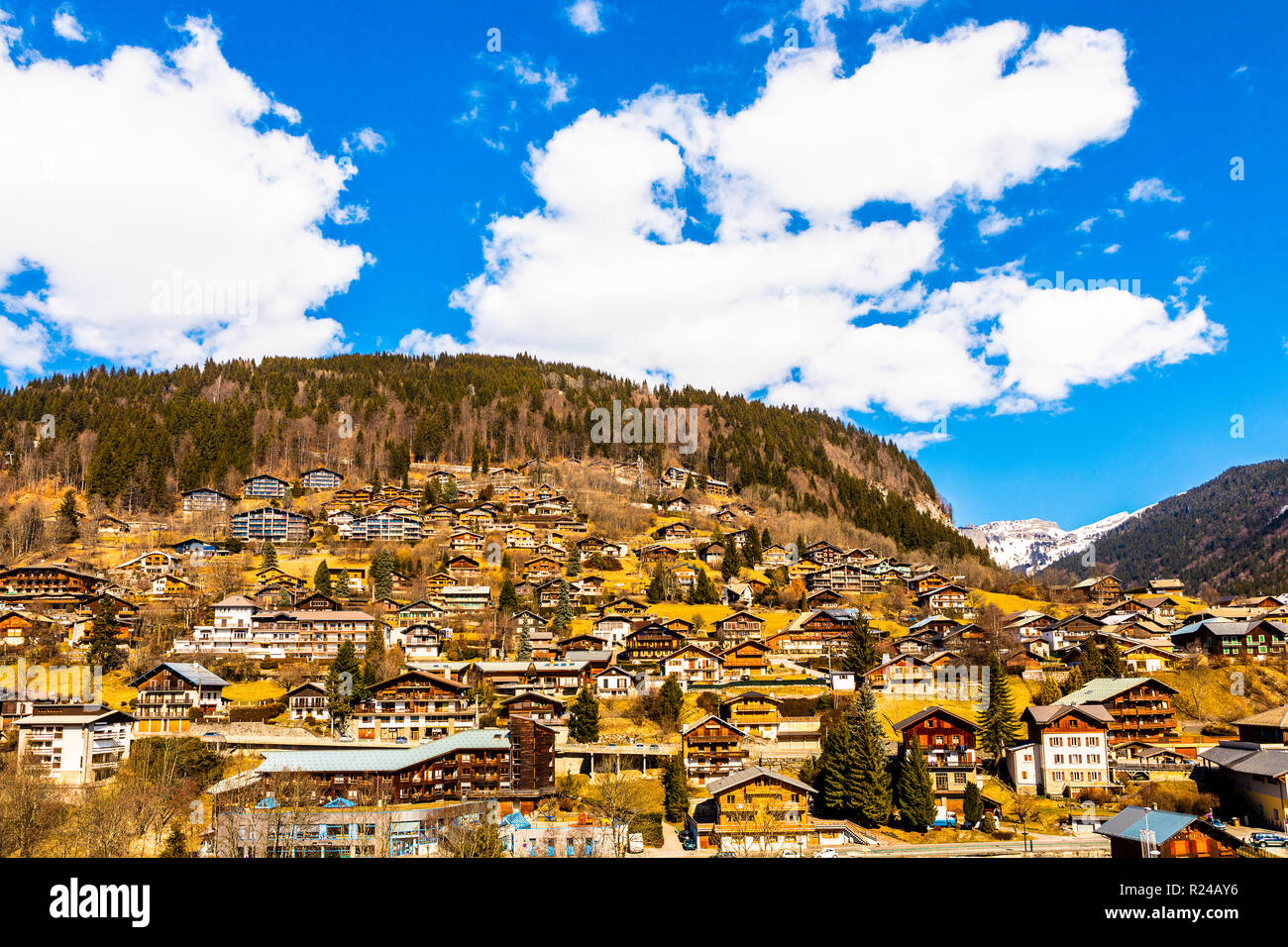 Morzine resort Banque de photographies et d’images à haute résolution ...