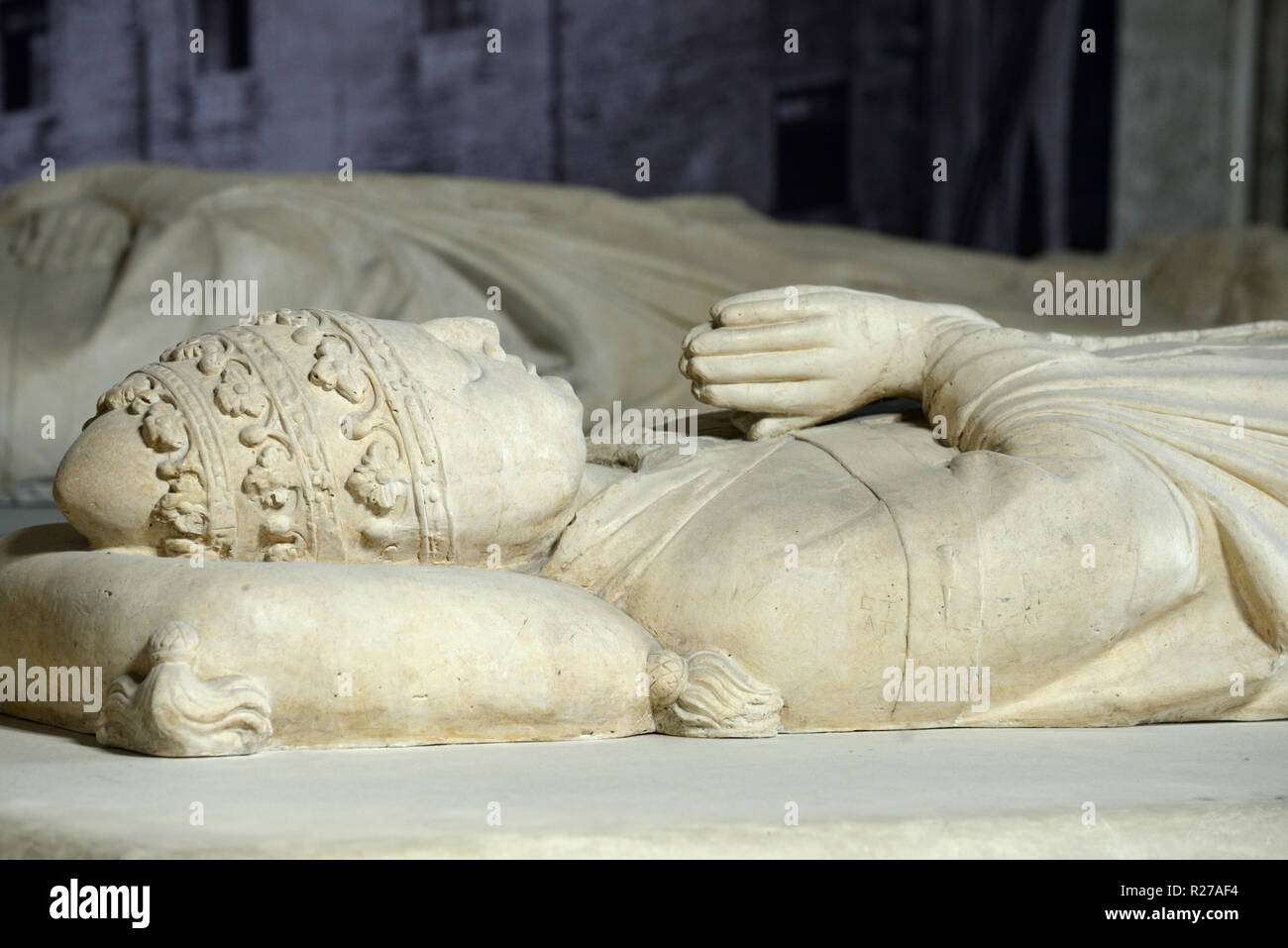 Tombeau du pape Clément VI (1342-1352) Plâtre copie du Pape dans la ...