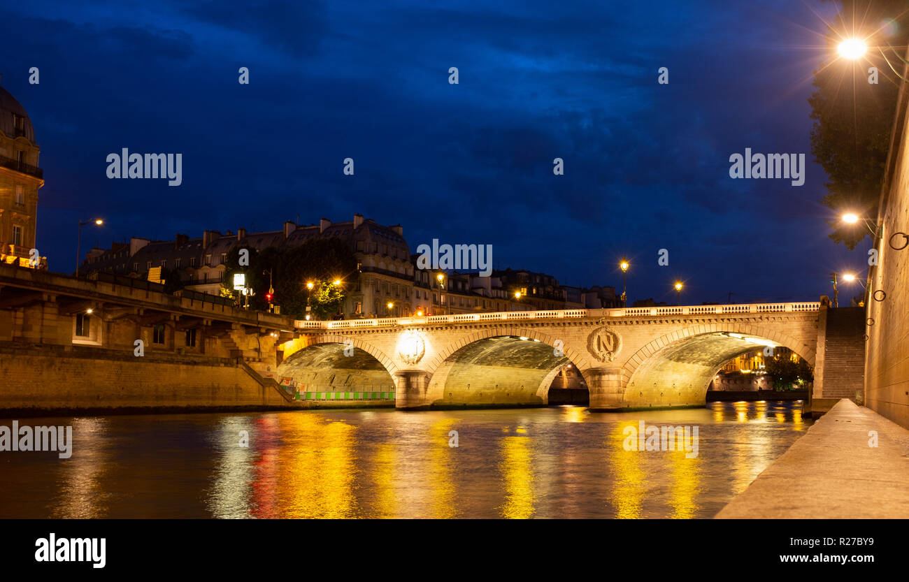 Paris by the pont saint michel Banque de photographies et d’images à ...
