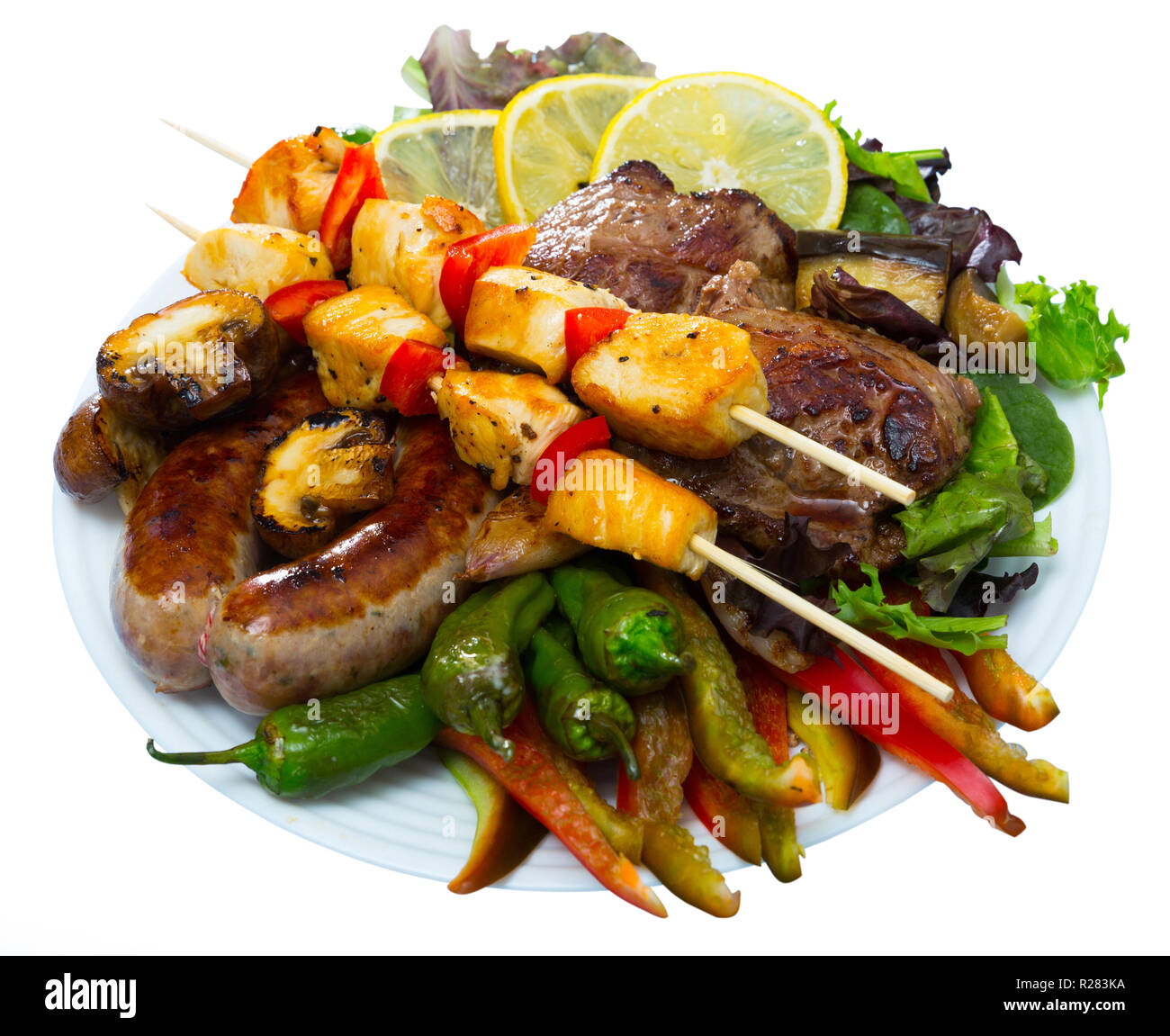 Meshana skara - plat de la cuisine bulgare. Grillades mixtes sont ...