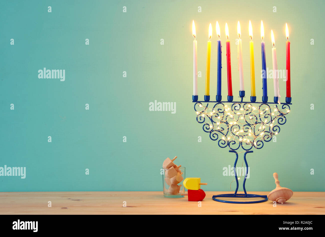Image de la fête juive de Hanukkah menorah avec arrière-plan ...