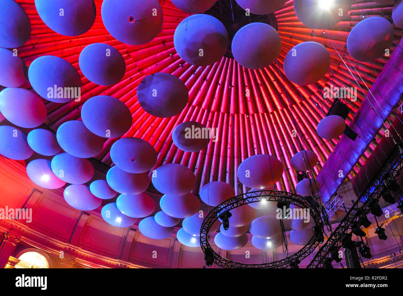 Disques acoustiques de plafond Banque de photographies et d’images à ...
