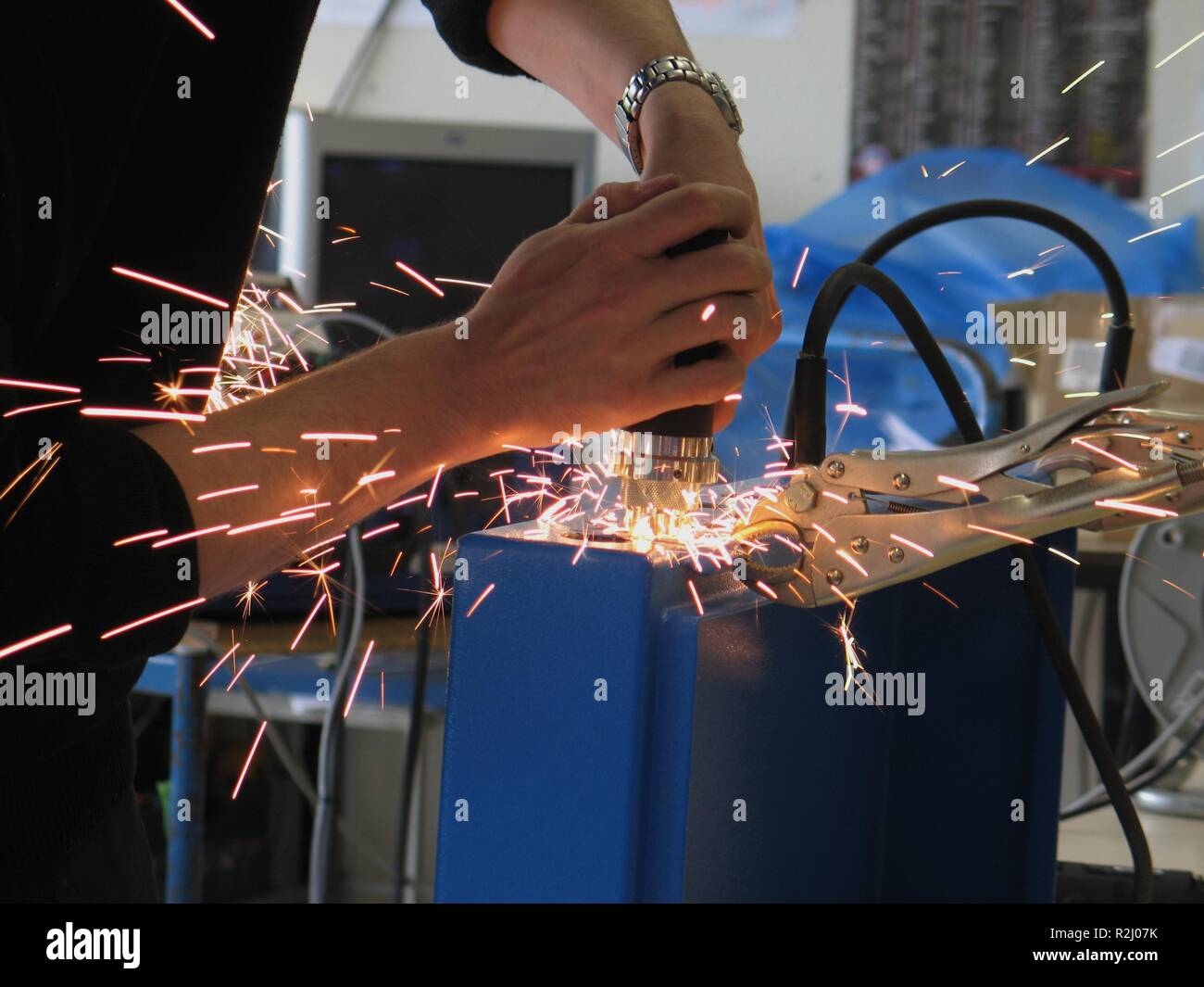 Spot welding Banque de photographies et d’images à haute résolution - Alamy