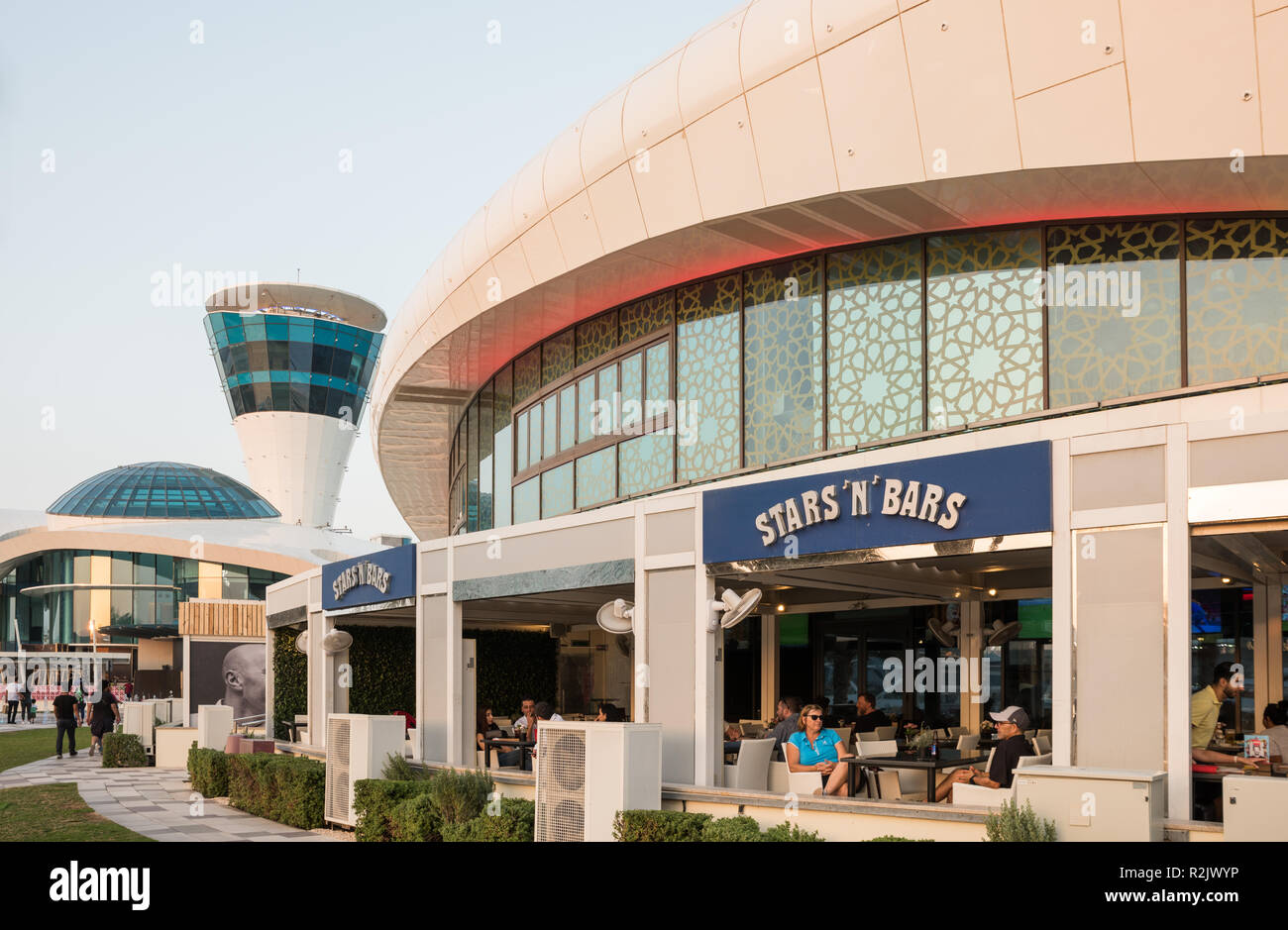 STARS 'N' BARS (bars) à l'étoile et le circuit de Yas Marina, Yas Island, Abu Dhabi, UAE Photo ...