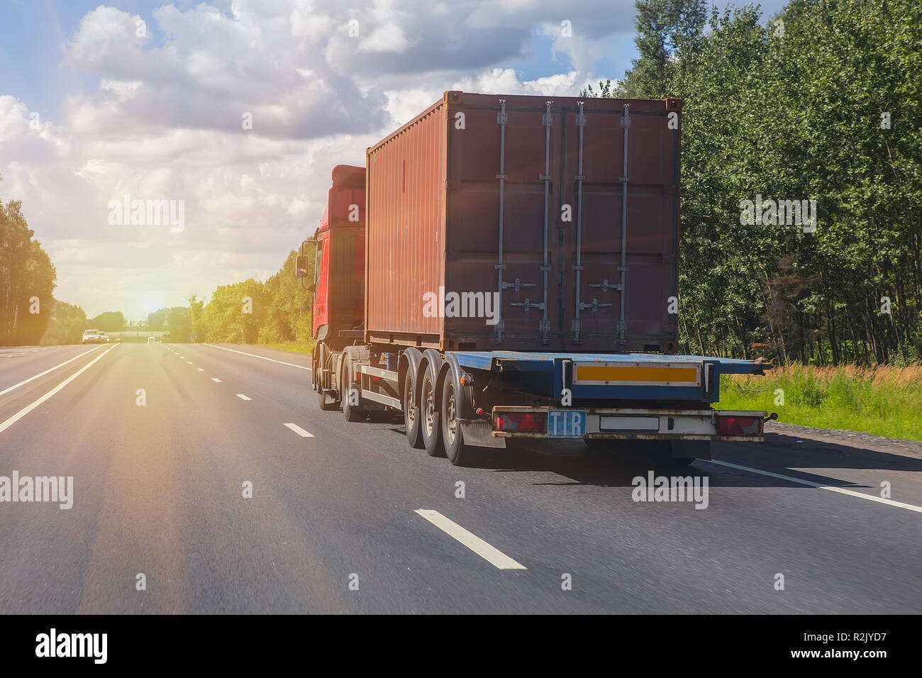 Semi remorque roulant sur autoroute Banque de photographies et d’images ...